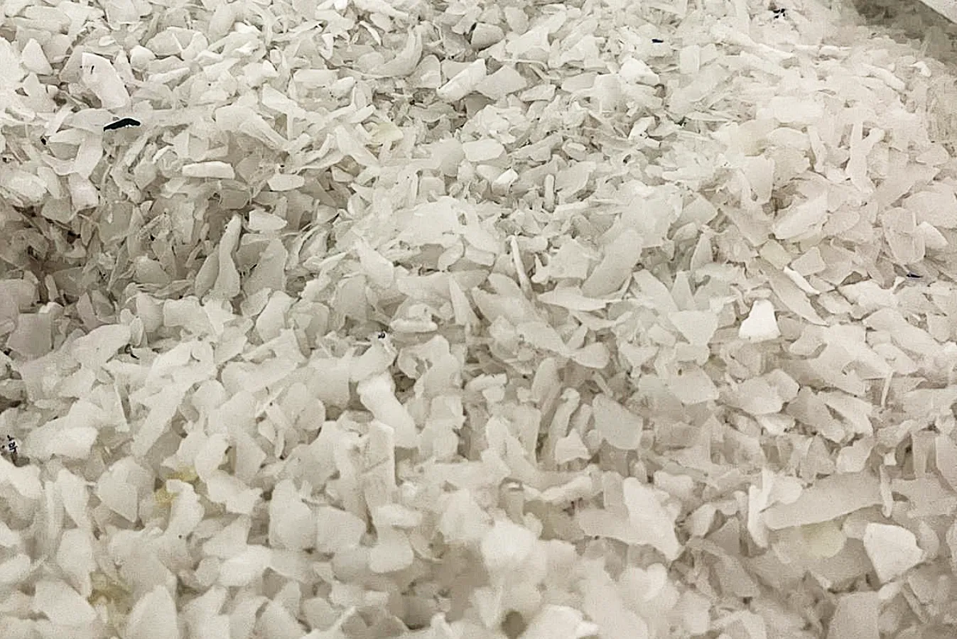 HDPE flakes, jerry cans transparent color – EcoGrind